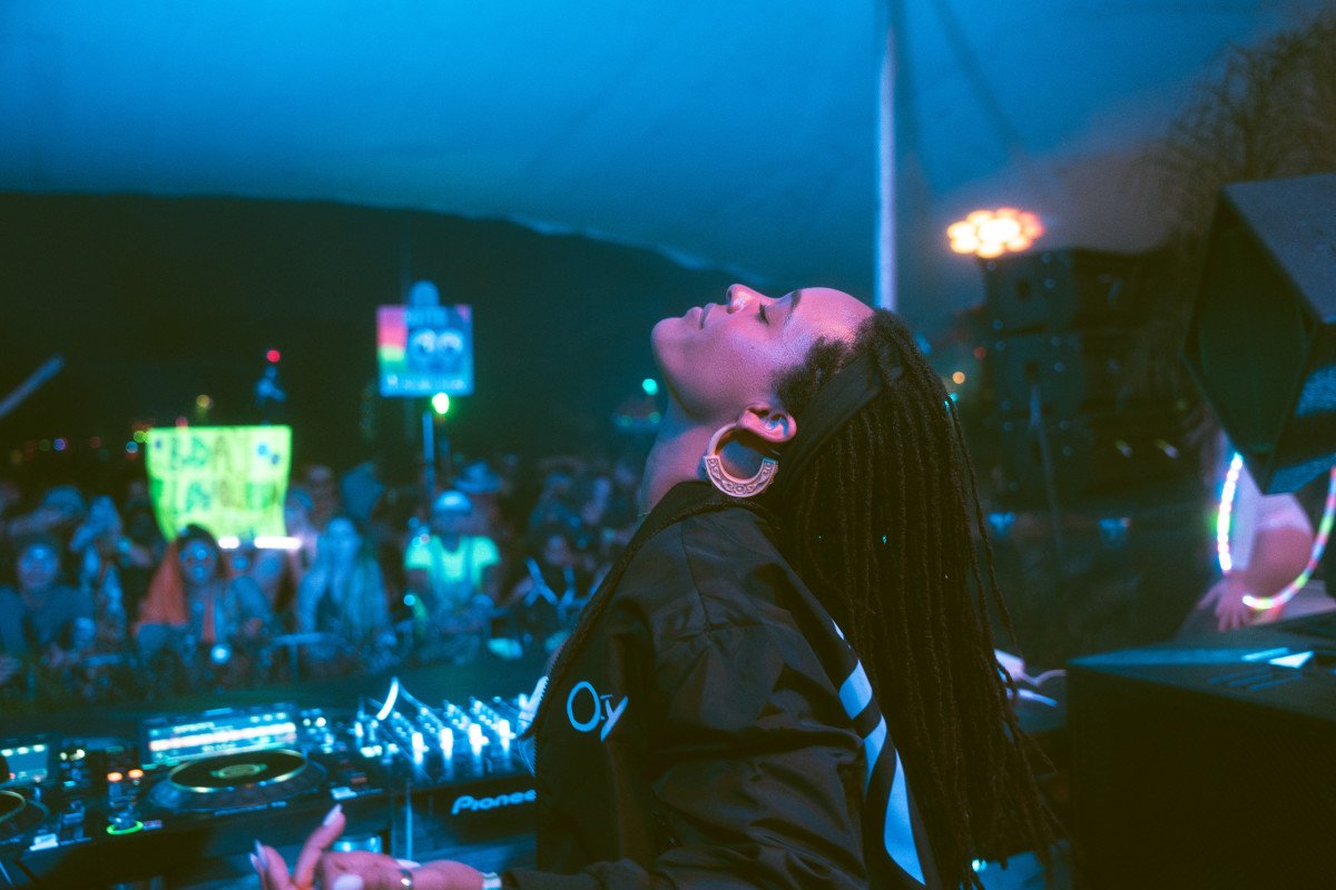 25 Female Electronic Artists You Need To Know In 2025 - Digital Mediaverse